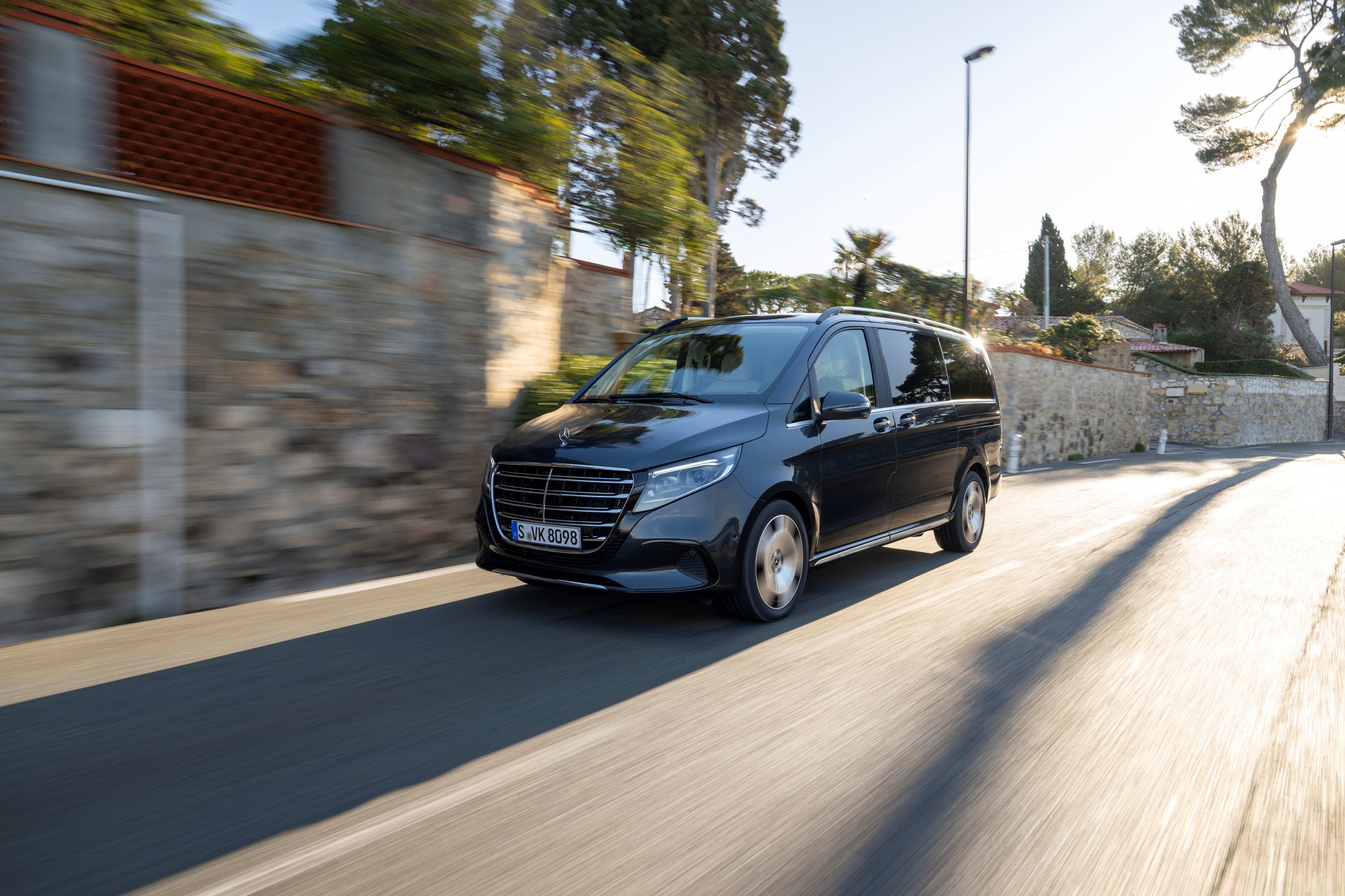 V-Class | Prices & Specifications | Mercedes-Benz